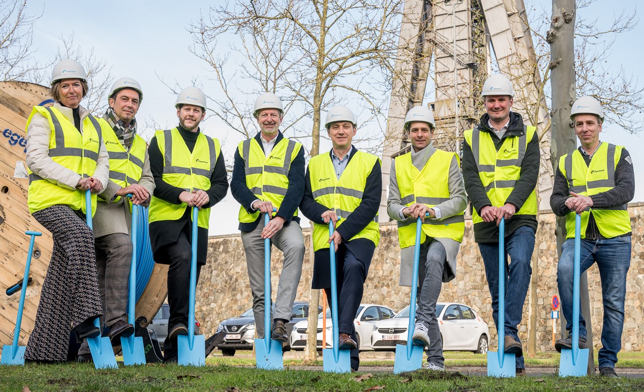 Werken in Genk van start met eerste spadesteek